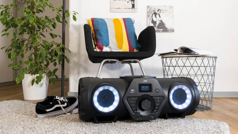 JVC RV-NB300DAB: Klangstarker BoomBlaster der neuesten Generation ...