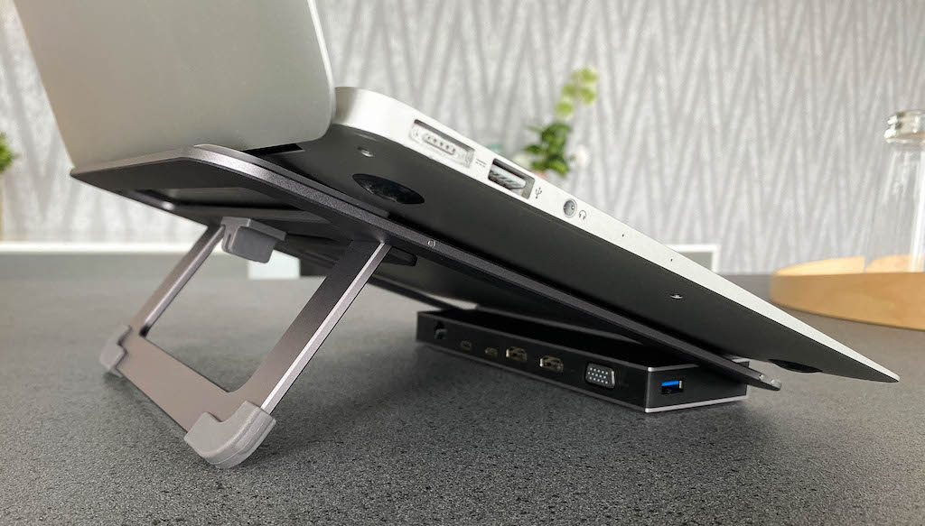 Hama USB-C Docking Station + Notebook Stand – Die vollflexible Home ...