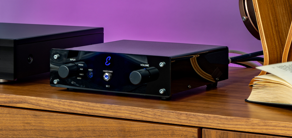 Edwards Audio IA 1 – Einsteiger-Vollverstärker im Halbformat » lite ...