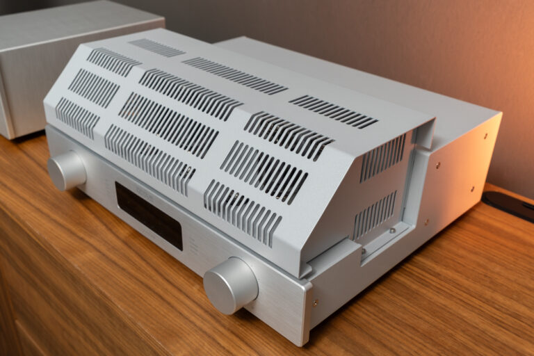 Octave V 70 SE – Röhren-Tradition und Halbleiter-Moderne » lite - DAS ...